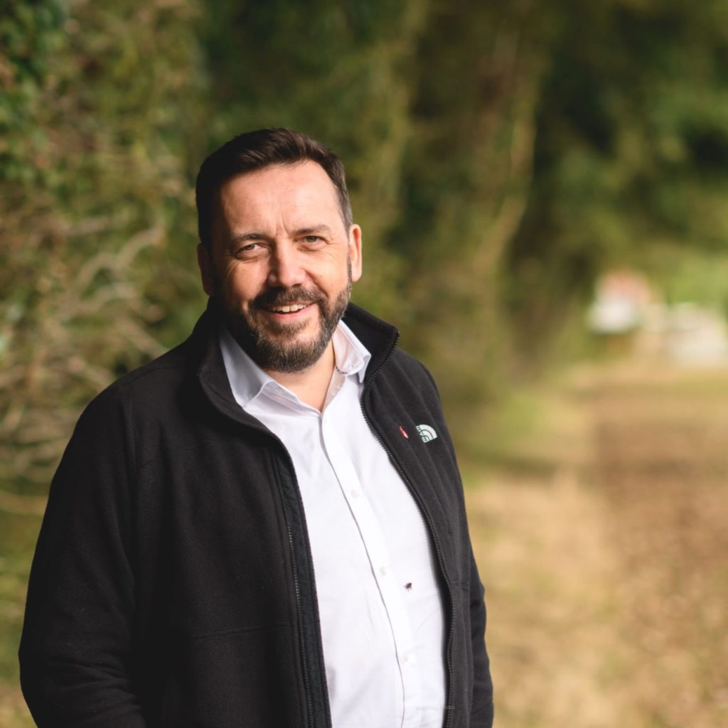 Our people - Earth Trust